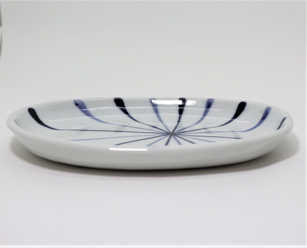 砥部焼 小判皿 線紋 岡田陶房 Tobe-yaki oval dish/stripes/Ehime pref. – 倉日用商店